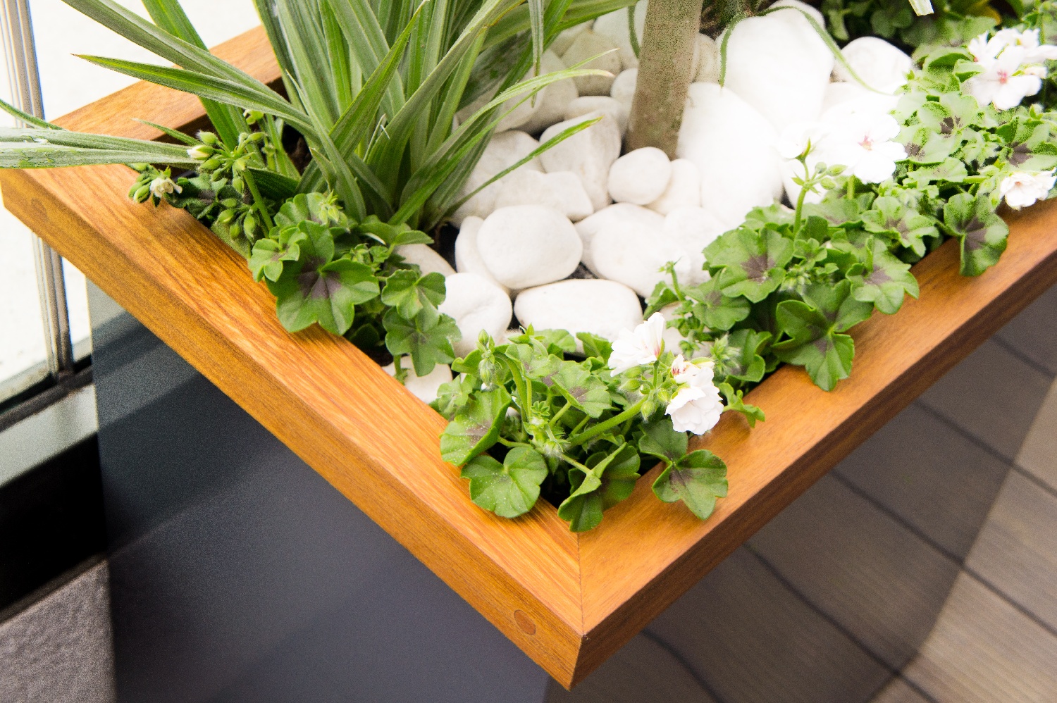 Contemporary planters | Outdoor Planters | Designer planters | Luxury ...