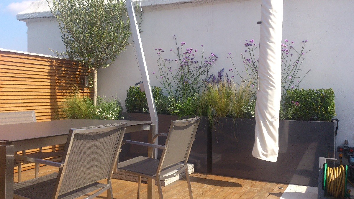 Roof Terrace Design | Roof terrace planters | Outdoor Planters ...