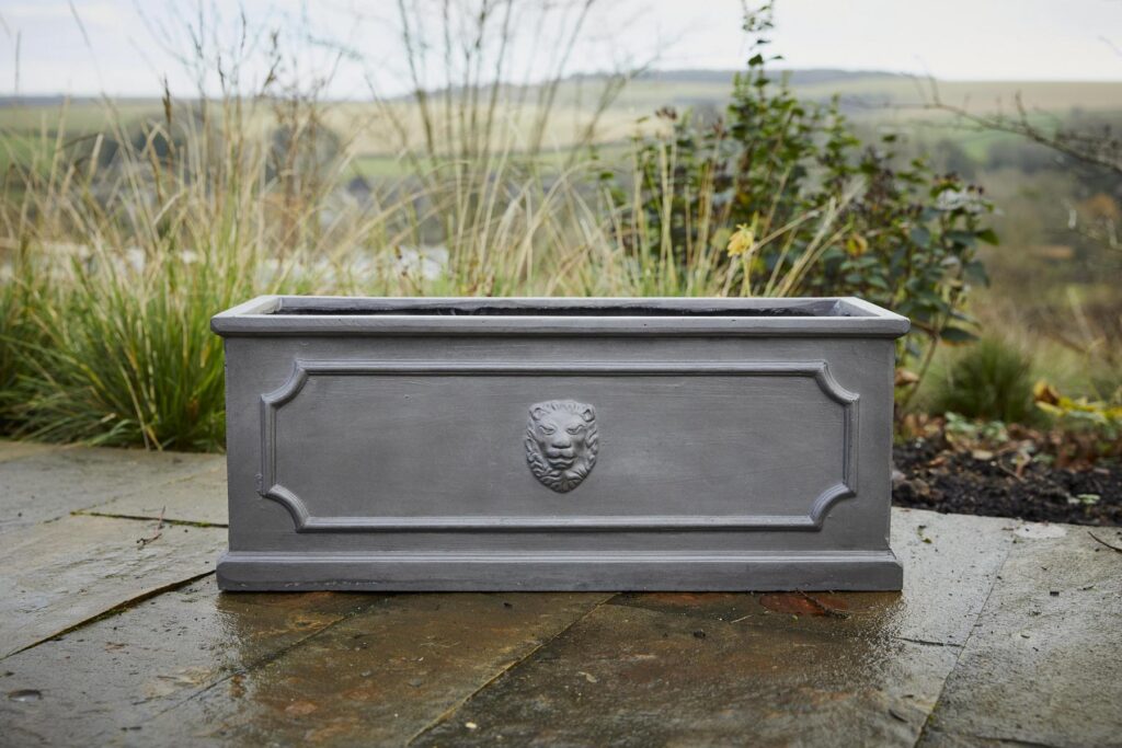 Faux Lead Clayfibre Lion Head Trough Planter – London Planters